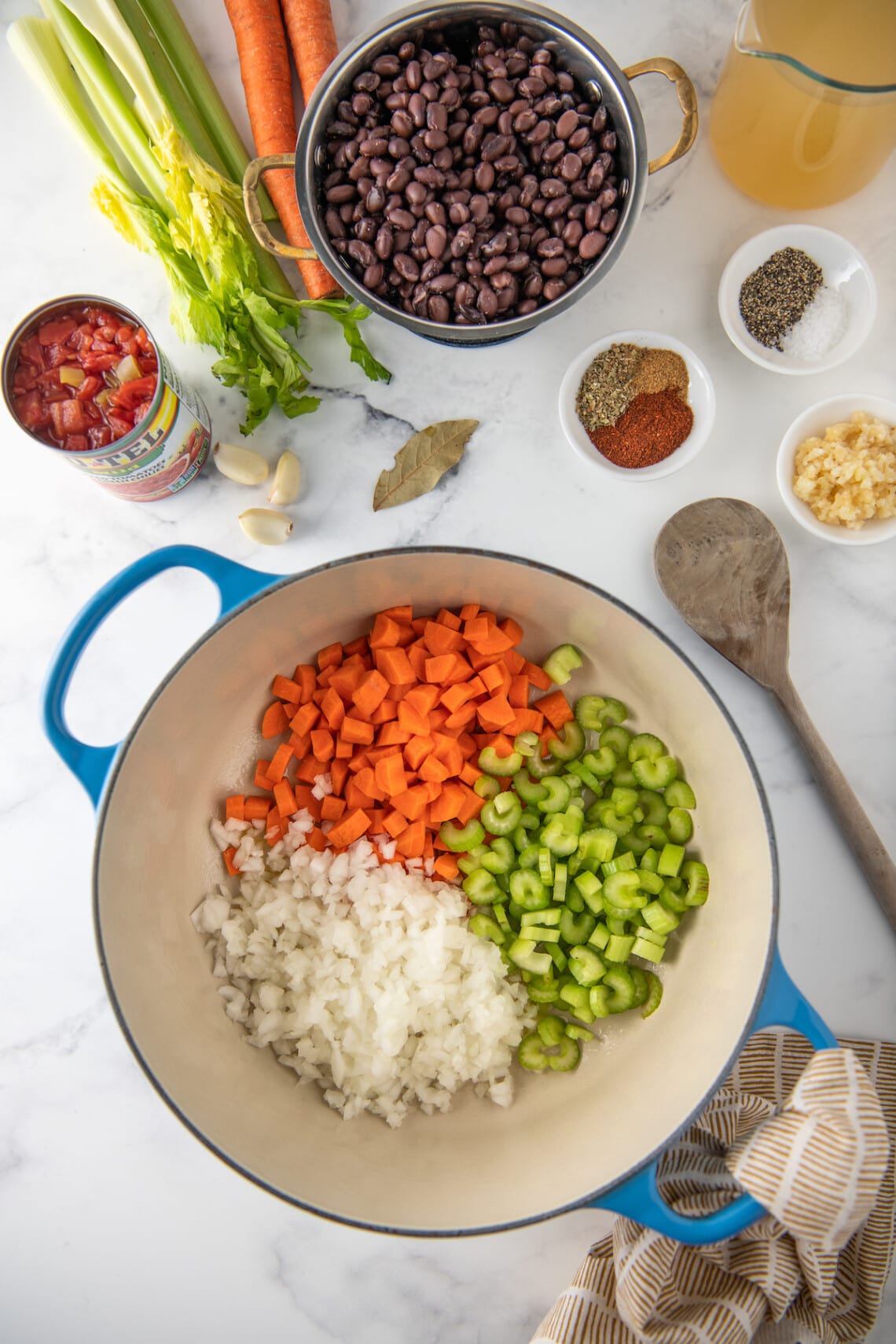 Carrot Black Bean Soup | Easy Dinner Ideas