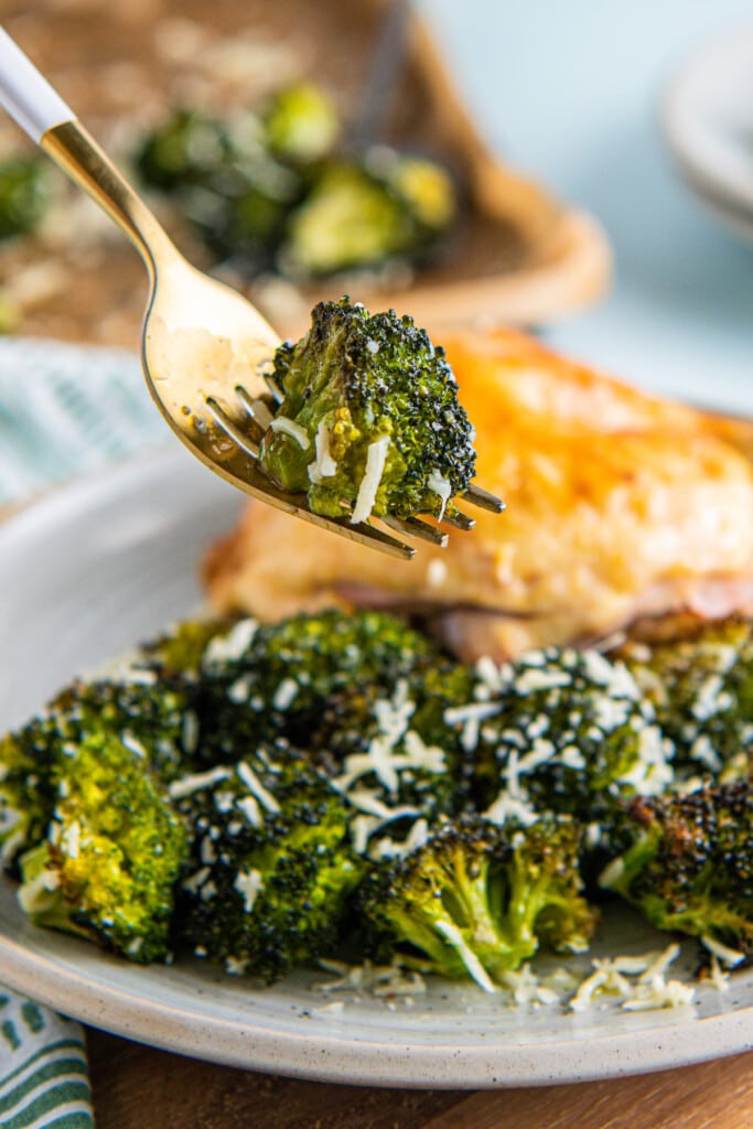 Parmesan Roasted Broccoli | Easy Dinner Ideas