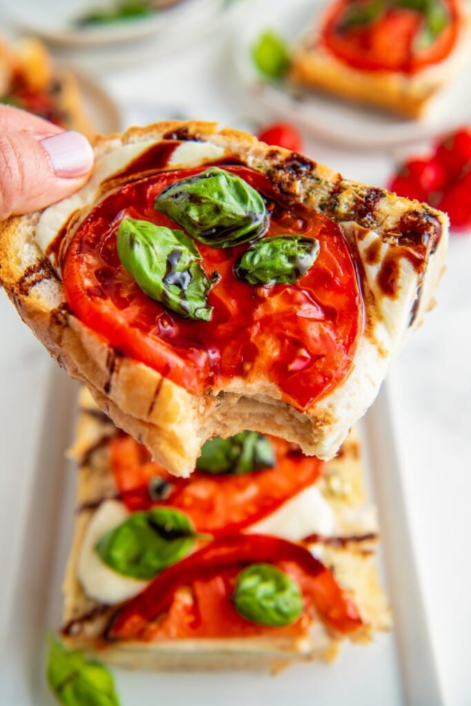 Caprese Garlic Bread Recipe | Easy Dinner Ideas