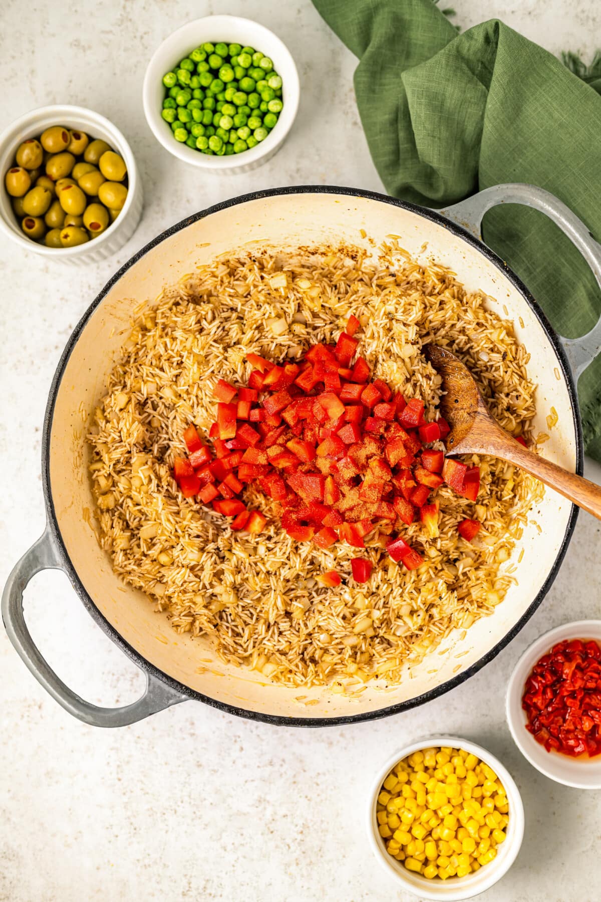 Arroz con Pollo (Spanish Chicken and Rice) | Easy Dinner Ideas