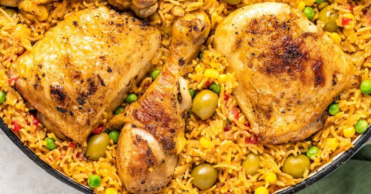 Arroz con Pollo (Spanish Chicken and Rice) | Easy Dinner Ideas