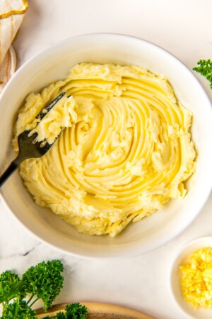 Garlic Butter Spread Recipe | Easy Dinner Ideas